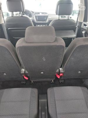 Grey Volkswagen Touran 2019 in Mazeikiai, with an engine capacity of 1.60 L and mileage of 347 thousand km for 10900 €, photo 19 on AUTOMOTO.COM.LV