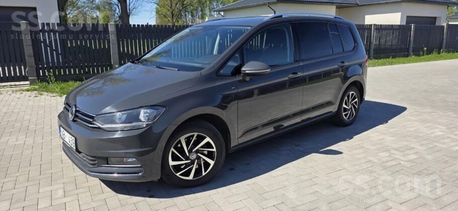 Grey Volkswagen Touran 2019 in Riga, with an engine capacity of 1.60 L and mileage of 287 thousand km for 13900 €, photo 14 on AUTOMOTO.COM.LV