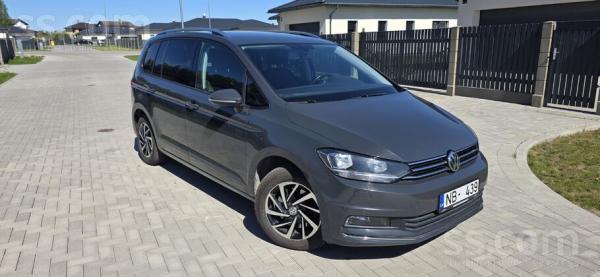 Grey Volkswagen Touran 2019 in Riga, with an engine capacity of 1.60 L and mileage of 287 thousand km for 13500 €, photo 3 on AUTOMOTO.COM.LV