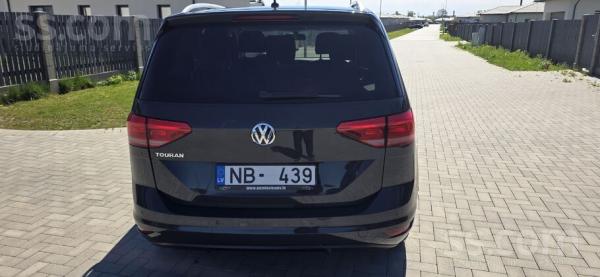 Grey Volkswagen Touran 2019 in Riga, with an engine capacity of 1.60 L and mileage of 287 thousand km for 13500 €, photo 10 on AUTOMOTO.COM.LV