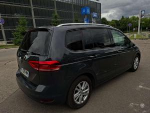 Pelēks Volkswagen Touran 2019 Viļņa, ar dzinēja tilpumu 1.50 L un nobraukumu 205 tūkst. km par 10990 €, foto 7 vietnē AUTOMOTO.COM.LV