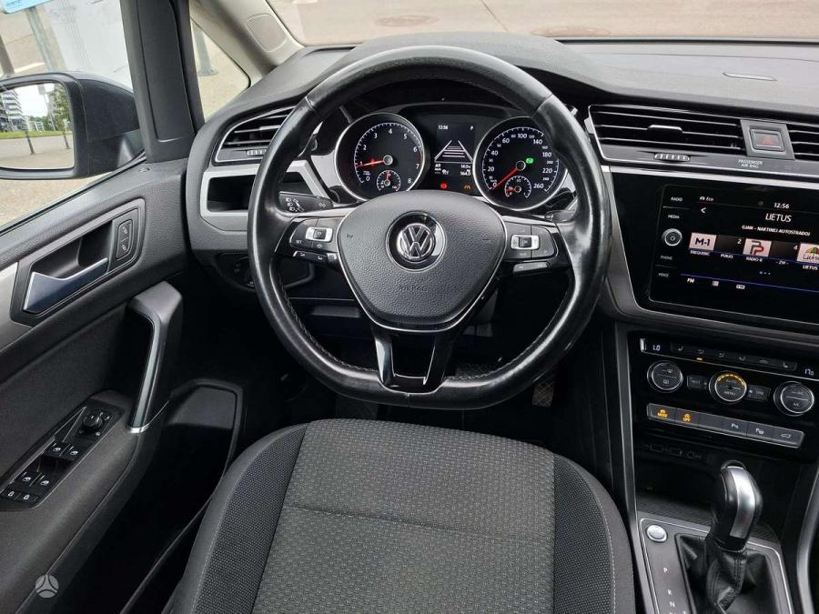 Pelēks Volkswagen Touran 2019 Viļņa, ar dzinēja tilpumu 1.50 L un nobraukumu 205 tūkst. km par 10990 €, foto 11 vietnē AUTOMOTO.COM.LV