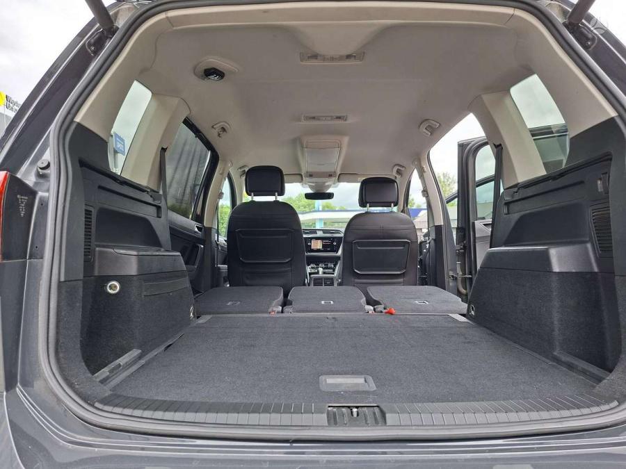Pelēks Volkswagen Touran 2019 Viļņa, ar dzinēja tilpumu 1.50 L un nobraukumu 205 tūkst. km par 10990 €, foto 17 vietnē AUTOMOTO.COM.LV