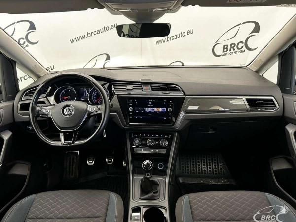 Grey Volkswagen Touran 2019 in Vilnius, with an engine capacity of 1.60 L and mileage of 180 thousand km for 13400 €, photo 4 on AUTOMOTO.COM.LV