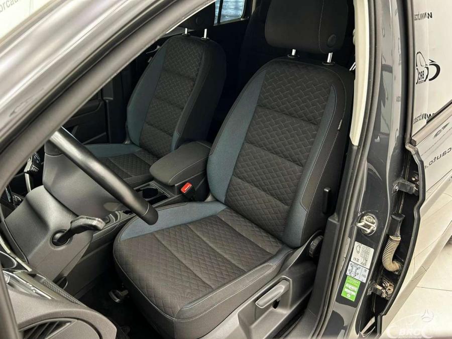Pelēks Volkswagen Touran 2019 Viļņa, ar dzinēja tilpumu 1.60 L un nobraukumu 180 tūkst. km par 13400 €, foto 6 vietnē AUTOMOTO.COM.LV