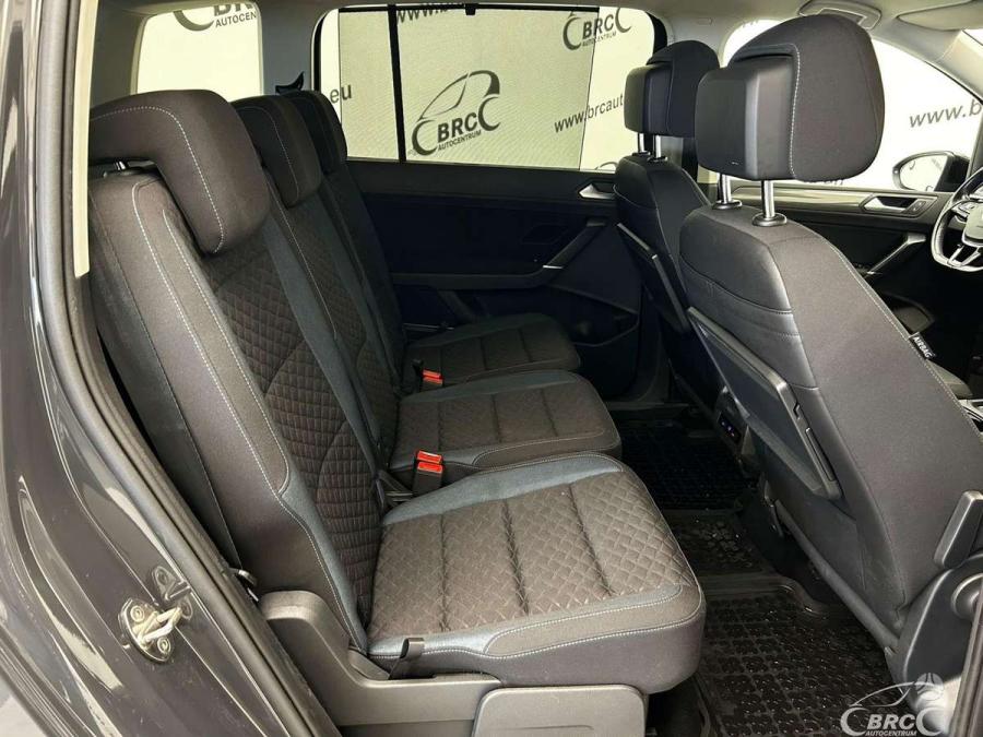 Pelēks Volkswagen Touran 2019 Viļņa, ar dzinēja tilpumu 1.60 L un nobraukumu 180 tūkst. km par 13400 €, foto 11 vietnē AUTOMOTO.COM.LV