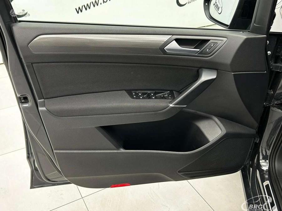 Pelēks Volkswagen Touran 2019 Viļņa, ar dzinēja tilpumu 1.60 L un nobraukumu 180 tūkst. km par 13400 €, foto 23 vietnē AUTOMOTO.COM.LV