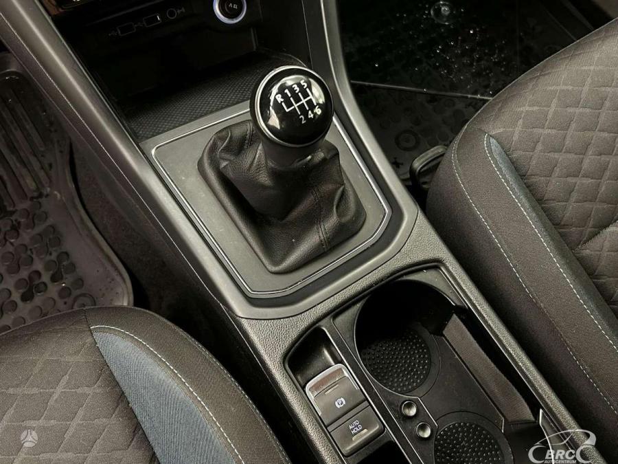 Pelēks Volkswagen Touran 2019 Viļņa, ar dzinēja tilpumu 1.60 L un nobraukumu 180 tūkst. km par 13400 €, foto 28 vietnē AUTOMOTO.COM.LV