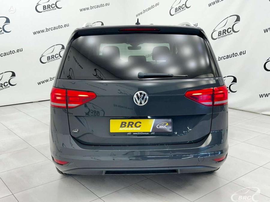 Pelēks Volkswagen Touran 2019 Viļņa, ar dzinēja tilpumu 1.60 L un nobraukumu 180 tūkst. km par 13400 €, foto 32 vietnē AUTOMOTO.COM.LV