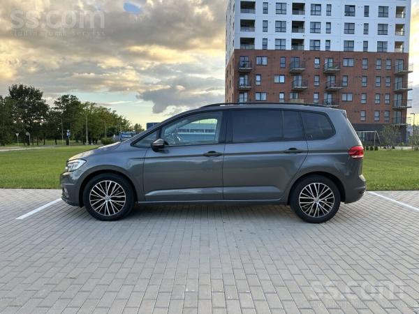Grey Volkswagen Touran 2019 in Riga, with an engine capacity of 2.00 L and mileage of 179 thousand km for 14000 €, photo 3 on AUTOMOTO.COM.LV