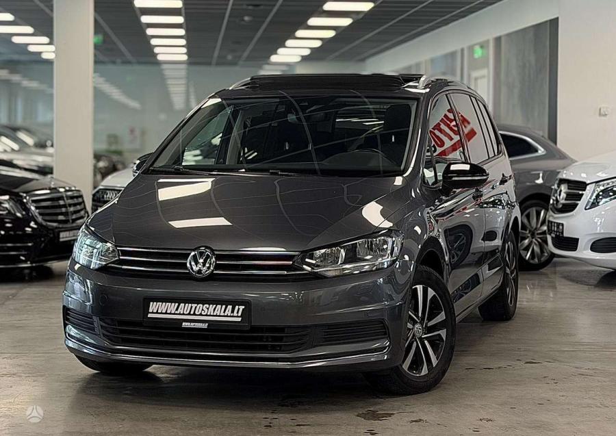Grey Volkswagen Touran 2019 in Klaipeda, with an engine capacity of 1.97 L and mileage of 246 thousand km for 14950 €, photo 1 on AUTOMOTO.COM.LV
