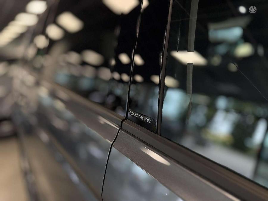 Grey Volkswagen Touran 2019 in Klaipeda, with an engine capacity of 1.97 L and mileage of 246 thousand km for 14950 €, photo 6 on AUTOMOTO.COM.LV