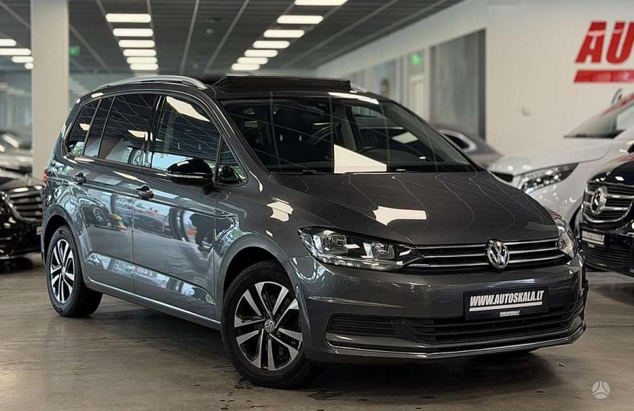 Grey Volkswagen Touran 2019 in Klaipeda, with an engine capacity of 1.97 L and mileage of 246 thousand km for 14950 €, photo 8 on AUTOMOTO.COM.LV