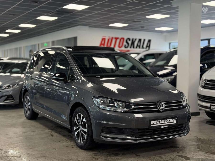 Grey Volkswagen Touran 2019 in Klaipeda, with an engine capacity of 1.97 L and mileage of 246 thousand km for 14950 €, photo 13 on AUTOMOTO.COM.LV