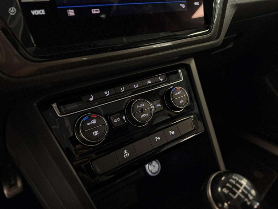 Grey Volkswagen Touran 2019 in Klaipeda, with an engine capacity of 1.97 L and mileage of 246 thousand km for 14950 €, photo 31 on AUTOMOTO.COM.LV