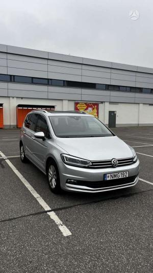 Grey Volkswagen Touran 2019 in Vilnius, with an engine capacity of 1.50 L and mileage of 186 thousand km for 17000 €, photo 1 on AUTOMOTO.COM.LV