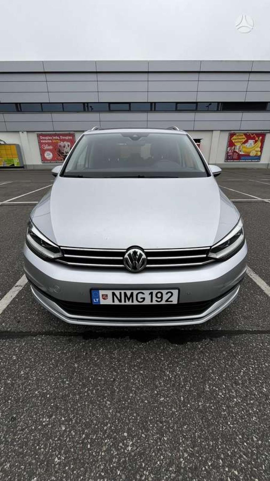 Pelēks Volkswagen Touran 2019 Viļņa, ar dzinēja tilpumu 1.50 L un nobraukumu 186 tūkst. km par 17000 €, foto 4 vietnē AUTOMOTO.COM.LV
