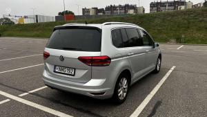Pelēks Volkswagen Touran 2019 Viļņa, ar dzinēja tilpumu 1.50 L un nobraukumu 186 tūkst. km par 17000 €, foto 9 vietnē AUTOMOTO.COM.LV