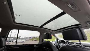 Pelēks Volkswagen Touran 2019 Viļņa, ar dzinēja tilpumu 1.50 L un nobraukumu 186 tūkst. km par 17000 €, foto 14 vietnē AUTOMOTO.COM.LV