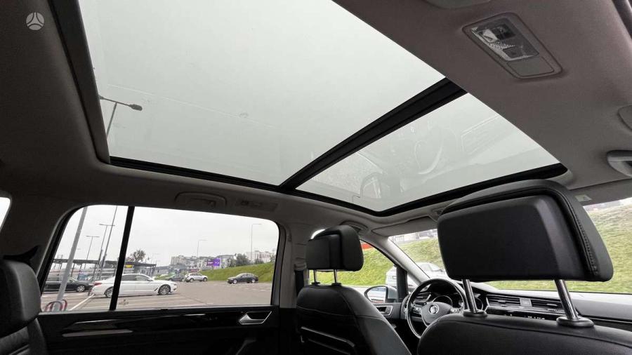Pelēks Volkswagen Touran 2019 Viļņa, ar dzinēja tilpumu 1.50 L un nobraukumu 186 tūkst. km par 17000 €, foto 14 vietnē AUTOMOTO.COM.LV