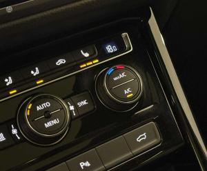 Pelēks Volkswagen Touran 2019 Marijampole, ar dzinēja tilpumu 1.97 L un nobraukumu 198 tūkst. km par 15999 €, foto 18 vietnē AUTOMOTO.COM.LV