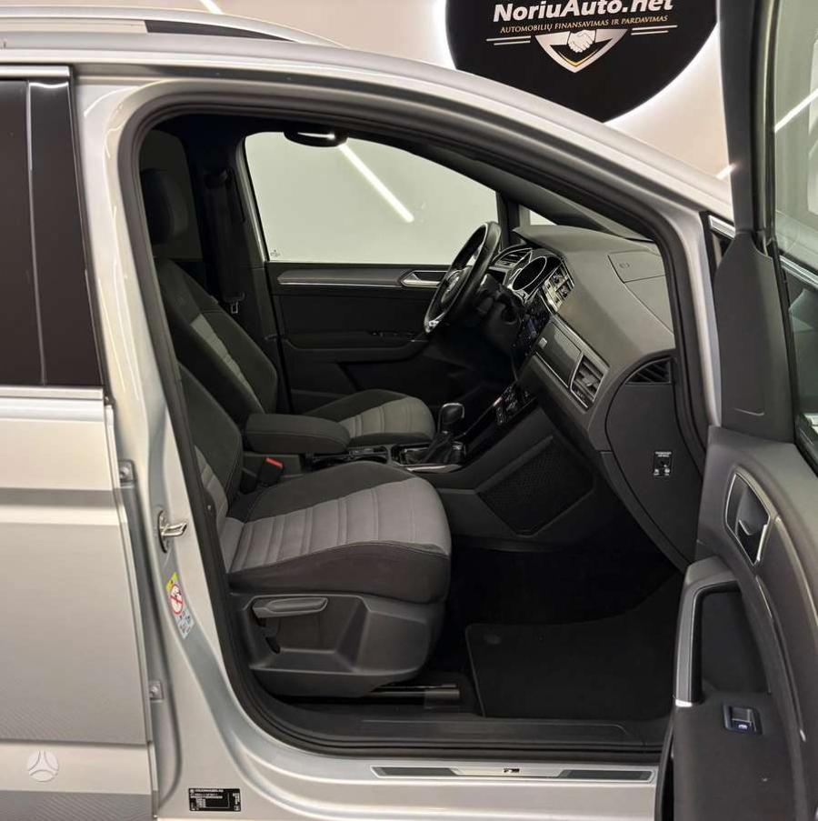 Pelēks Volkswagen Touran 2019 Marijampole, ar dzinēja tilpumu 1.97 L un nobraukumu 198 tūkst. km par 15999 €, foto 20 vietnē AUTOMOTO.COM.LV