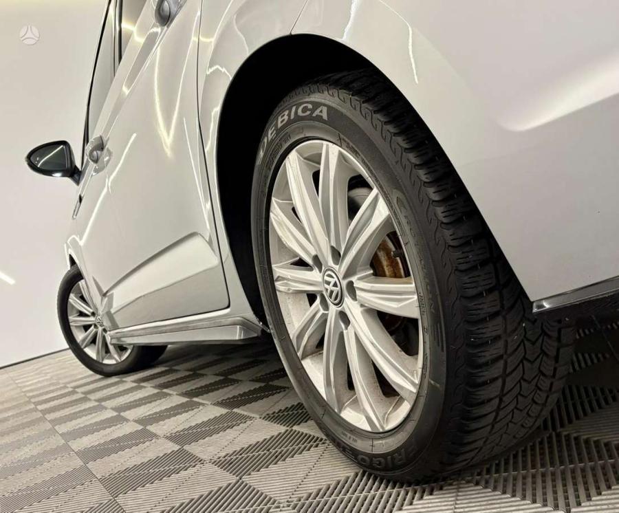 Pelēks Volkswagen Touran 2019 Marijampole, ar dzinēja tilpumu 1.97 L un nobraukumu 198 tūkst. km par 15999 €, foto 28 vietnē AUTOMOTO.COM.LV