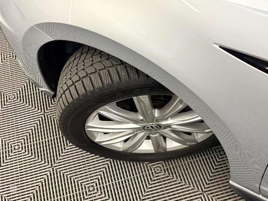 Pelēks Volkswagen Touran 2019 Marijampole, ar dzinēja tilpumu 1.97 L un nobraukumu 198 tūkst. km par 15999 €, foto 38 vietnē AUTOMOTO.COM.LV