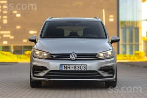 Pelēks Volkswagen Touran 2019 Rīga, ar dzinēja tilpumu 2.00 L un nobraukumu 268 tūkst. km par 17000 €, foto  vietnē AUTOMOTO.COM.LV