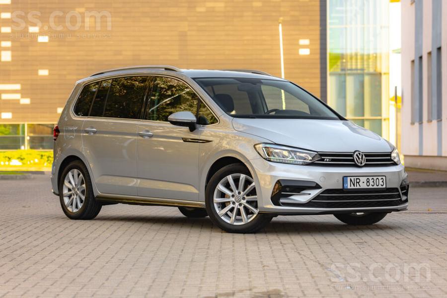 Pelēks Volkswagen Touran 2019 Rīga, ar dzinēja tilpumu 2.00 L un nobraukumu 268 tūkst. km par 17000 €, foto 3 vietnē AUTOMOTO.COM.LV