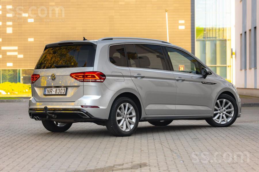 Pelēks Volkswagen Touran 2019 Rīga, ar dzinēja tilpumu 2.00 L un nobraukumu 268 tūkst. km par 17000 €, foto 4 vietnē AUTOMOTO.COM.LV