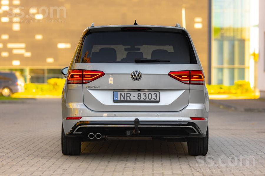 Pelēks Volkswagen Touran 2019 Rīga, ar dzinēja tilpumu 2.00 L un nobraukumu 268 tūkst. km par 17000 €, foto 16 vietnē AUTOMOTO.COM.LV