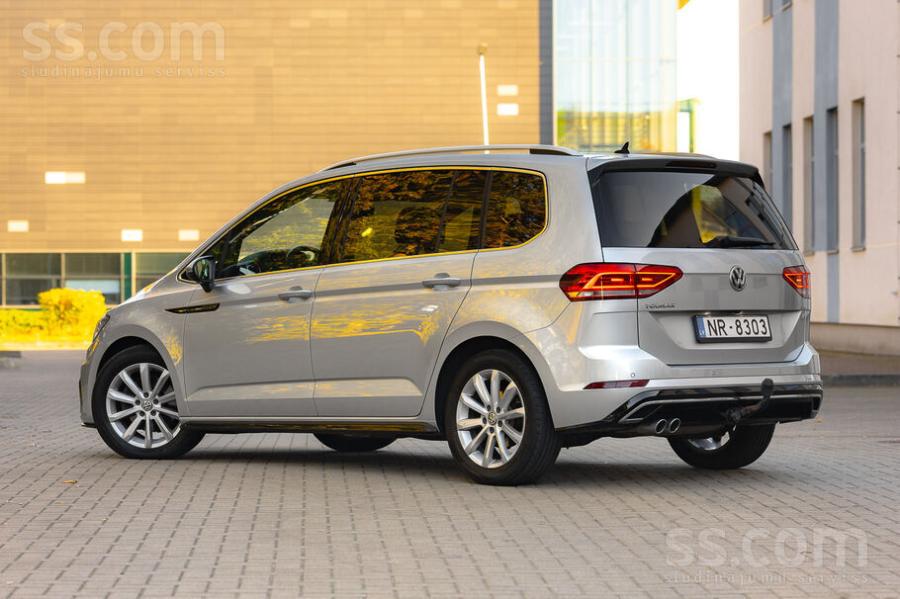 Pelēks Volkswagen Touran 2019 Rīga, ar dzinēja tilpumu 2.00 L un nobraukumu 268 tūkst. km par 17000 €, foto 17 vietnē AUTOMOTO.COM.LV