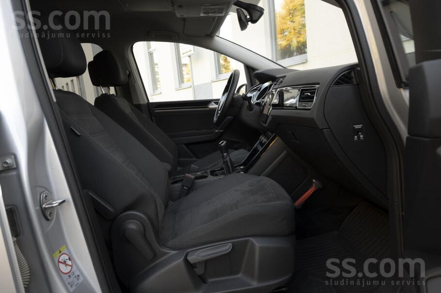 Pelēks Volkswagen Touran 2019 Rīga, ar dzinēja tilpumu 2.00 L un nobraukumu 268 tūkst. km par 17000 €, foto 18 vietnē AUTOMOTO.COM.LV