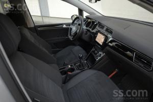 Pelēks Volkswagen Touran 2019 Rīga, ar dzinēja tilpumu 2.00 L un nobraukumu 268 tūkst. km par 17000 €, foto 19 vietnē AUTOMOTO.COM.LV