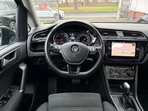 Grey Volkswagen Touran 2020 in Kaunas, with an engine capacity of 2.00 L and mileage of 61 thousand km for 25876 €, photo 13 on AUTOMOTO.COM.LV