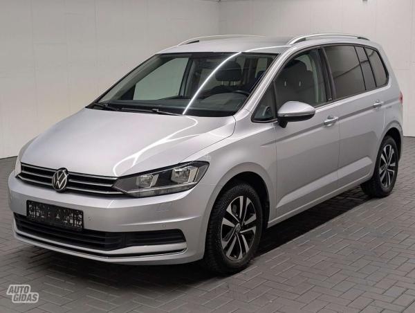 Grey Volkswagen Touran 2020 in Kaunas, with an engine capacity of 1.50 L and mileage of 85 thousand km for 26911 €, photo 1 on AUTOMOTO.COM.LV