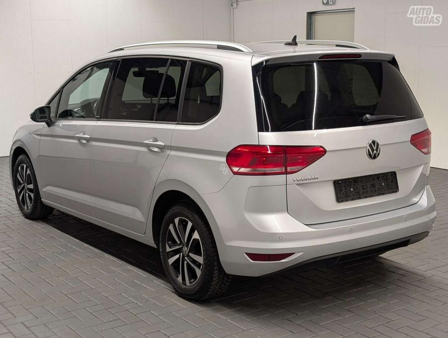 Pelēks Volkswagen Touran 2020 Kauņa, ar dzinēja tilpumu 1.50 L un nobraukumu 85 tūkst. km par 26911 €, foto 3 vietnē AUTOMOTO.COM.LV