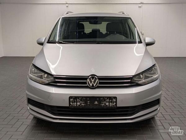 Grey Volkswagen Touran 2020 in Kaunas, with an engine capacity of 1.50 L and mileage of 85 thousand km for 26911 €, photo 7 on AUTOMOTO.COM.LV