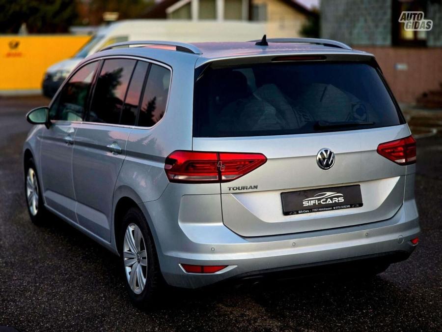 Grey Volkswagen Touran 2020 in Kaunas, with an engine capacity of 2.00 L and mileage of 92 thousand km for 23783 €, photo 11 on AUTOMOTO.COM.LV