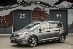 Pelēks Volkswagen Touran 2020 Kauņa, ar dzinēja tilpumu 1.50 L un nobraukumu 161 tūkst. km par 17950 €, foto  vietnē AUTOMOTO.COM.LV