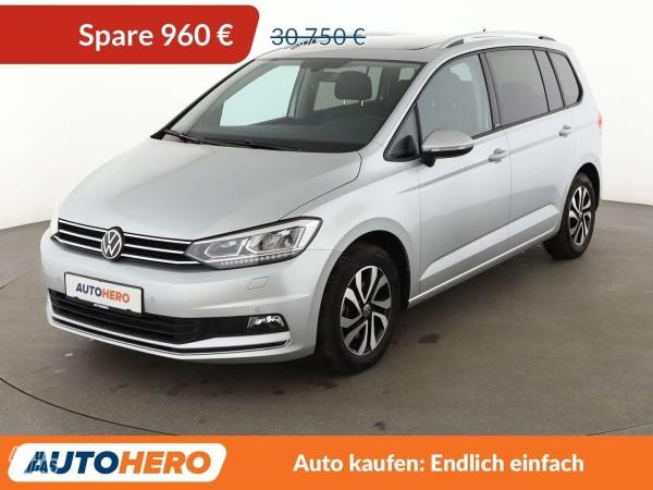 Pelēks Volkswagen Touran 2021 Kauņa, ar dzinēja tilpumu 1.50 L un nobraukumu 15 tūkst. km par 32484 €, foto 1 vietnē AUTOMOTO.COM.LV