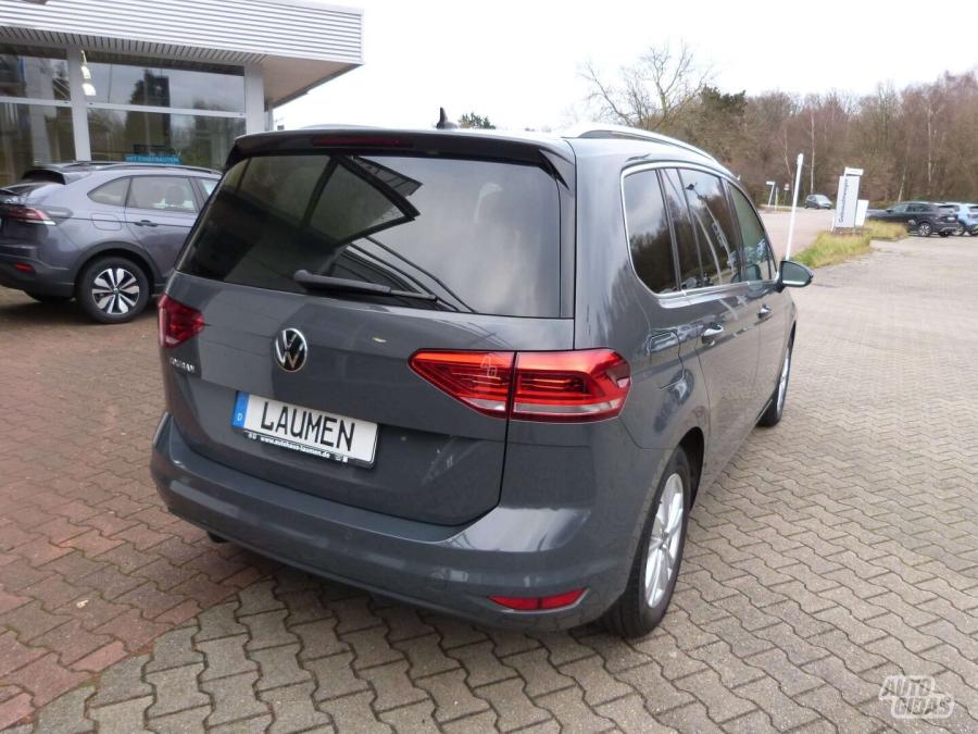 Grey Volkswagen Touran 2021 in Kaunas, with an engine capacity of 1.50 L and mileage of 83 thousand km for 25387 €, photo 5 on AUTOMOTO.COM.LV