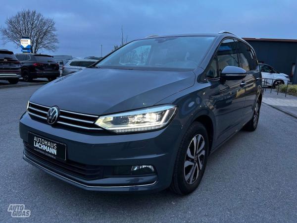Pelēks Volkswagen Touran 2021 Kauņa, ar dzinēja tilpumu 1.50 L un nobraukumu 50 tūkst. km par 30630 €, foto 1 vietnē AUTOMOTO.COM.LV