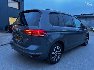Pelēks Volkswagen Touran 2021 Kauņa, ar dzinēja tilpumu 1.50 L un nobraukumu 50 tūkst. km par 30630 €, foto 5 vietnē AUTOMOTO.COM.LV