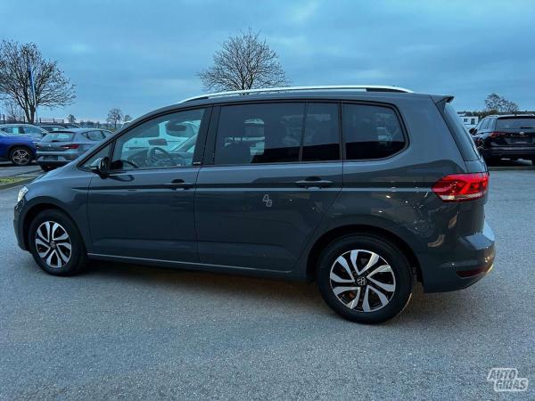 Pelēks Volkswagen Touran 2021 Kauņa, ar dzinēja tilpumu 1.50 L un nobraukumu 50 tūkst. km par 30630 €, foto 8 vietnē AUTOMOTO.COM.LV