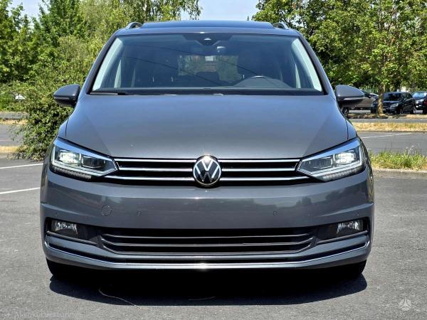 Pelēks Volkswagen Touran 2021 Tauragė, ar dzinēja tilpumu 1.97 L un nobraukumu 300 tūkst. km par 9000 €, foto 2 vietnē AUTOMOTO.COM.LV
