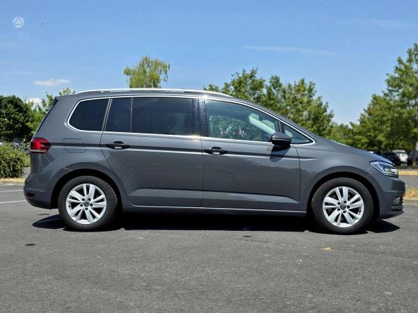 Pelēks Volkswagen Touran 2021 Tauragė, ar dzinēja tilpumu 1.97 L un nobraukumu 300 tūkst. km par 9000 €, foto 4 vietnē AUTOMOTO.COM.LV