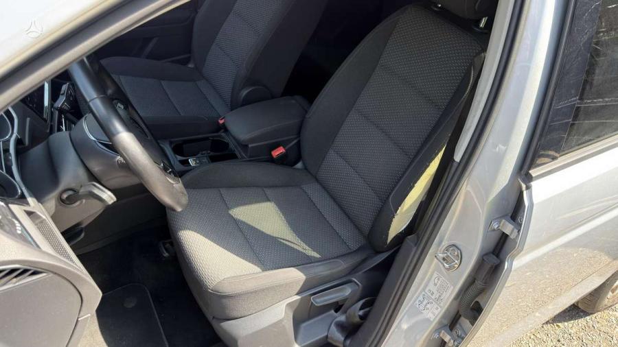 Pelēks Volkswagen Touran 2021 Jonava, ar dzinēja tilpumu 1.50 L un nobraukumu 155 tūkst. km par 8800 €, foto 18 vietnē AUTOMOTO.COM.LV