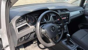 Pelēks Volkswagen Touran 2021 Jonava, ar dzinēja tilpumu 1.50 L un nobraukumu 155 tūkst. km par 8800 €, foto 22 vietnē AUTOMOTO.COM.LV
